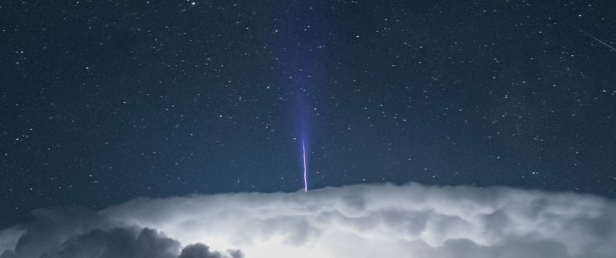 Blue Jet Lightning Sighted Over Texas | Spaceweather.com